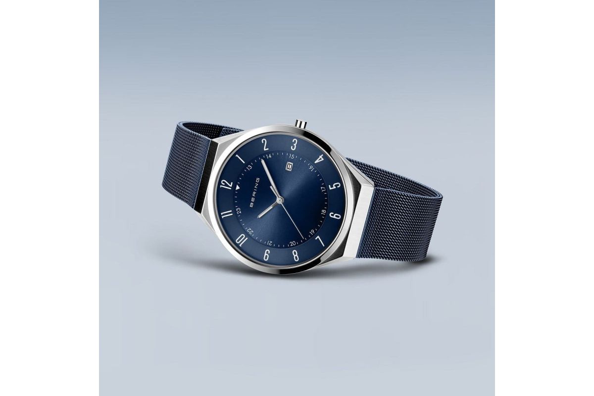 Men's Bering Classic Slim Quartz Blue Milanese | Creative Watch Co